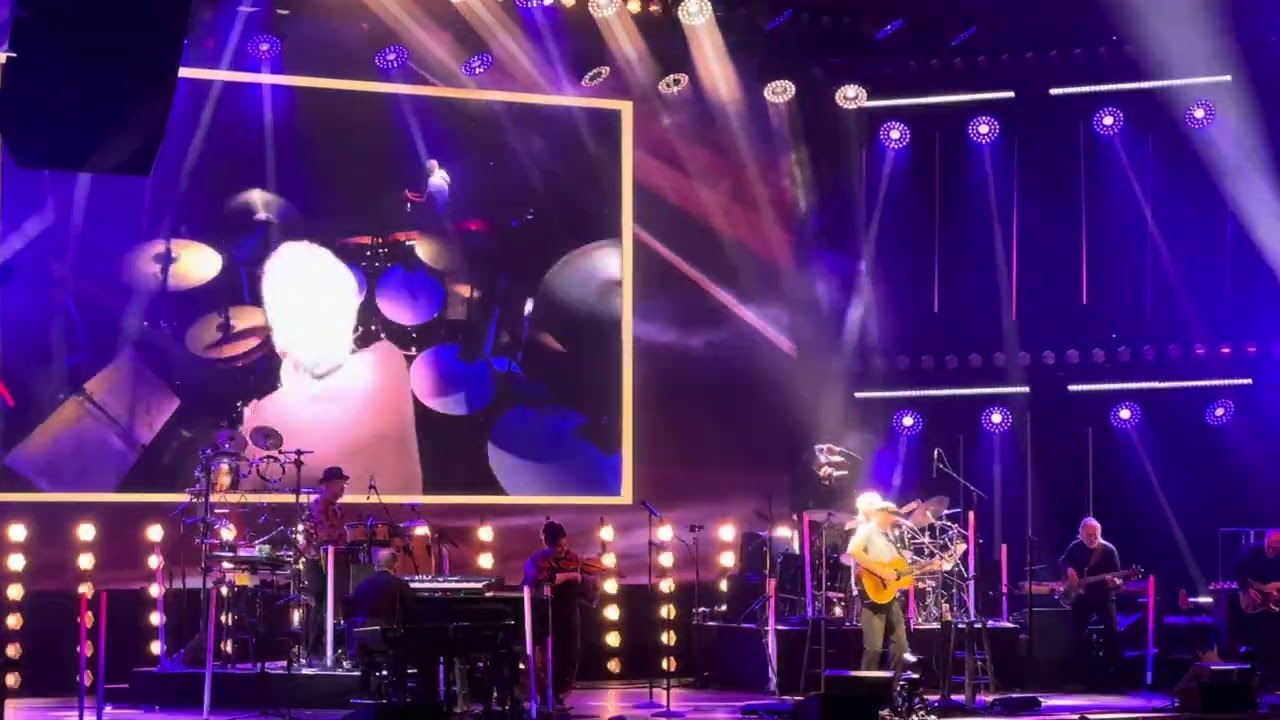 James Taylor - Country Road - live in concert at Ravinia in Highland ...