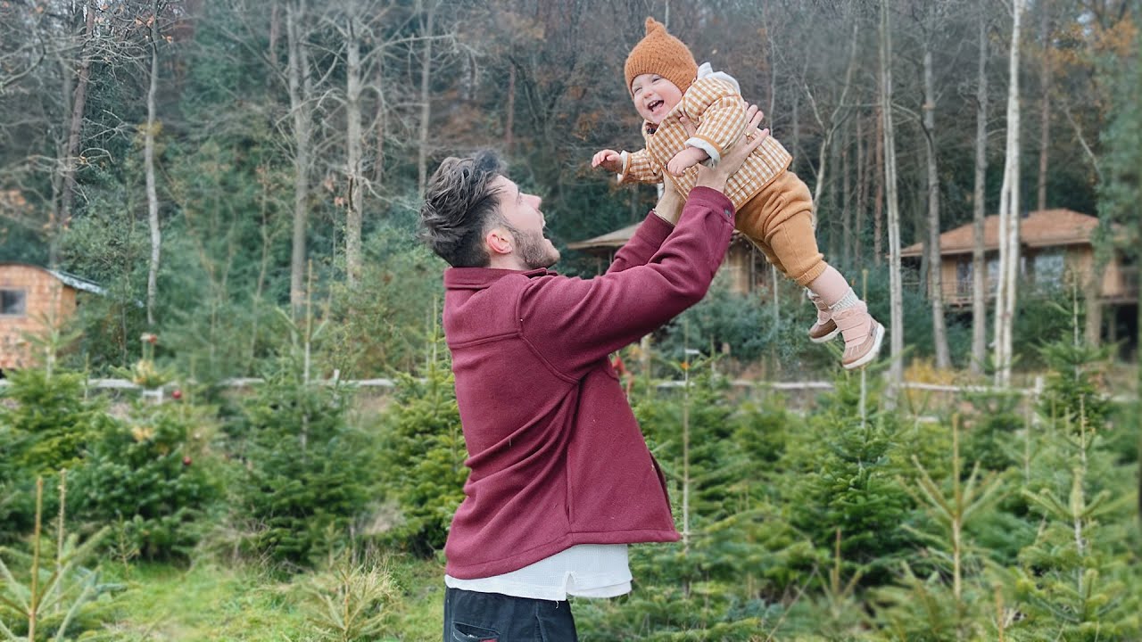 Festive Family Time & Delicious Coffee - YouTube