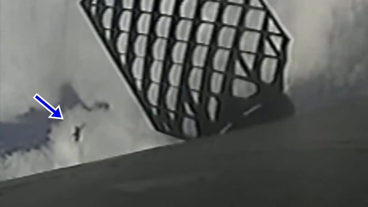 Dragon Caught by Spacex camera during the rocket first stage descent ...