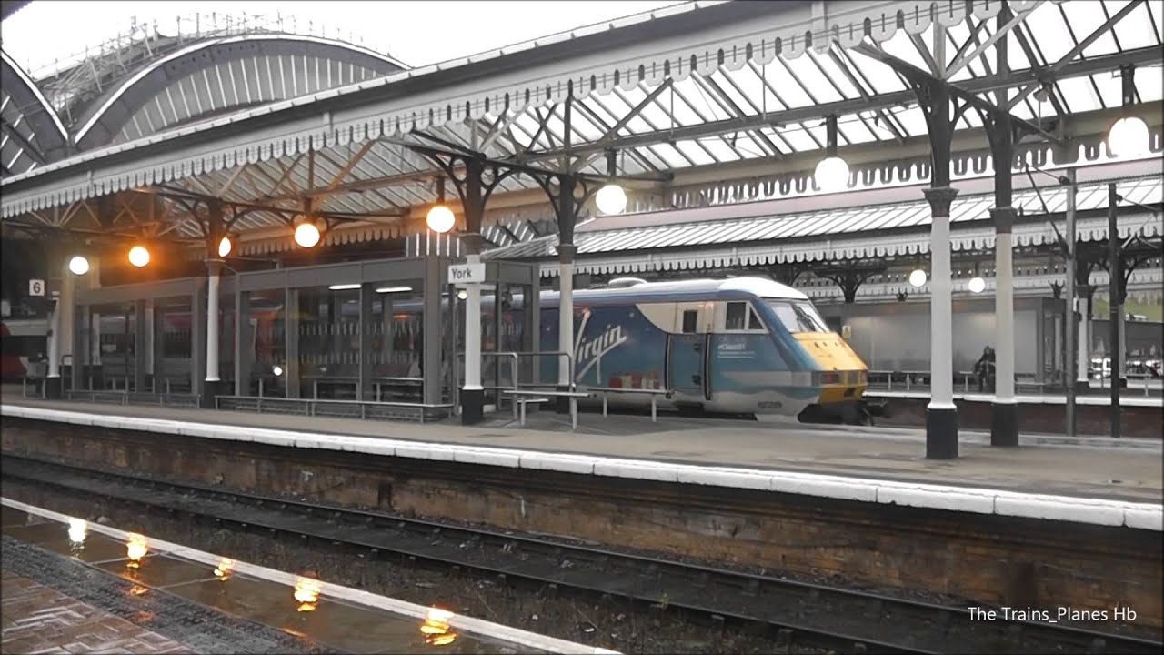Virgin Christmas Trains on WCML & ECML Dec 2015 - YouTube