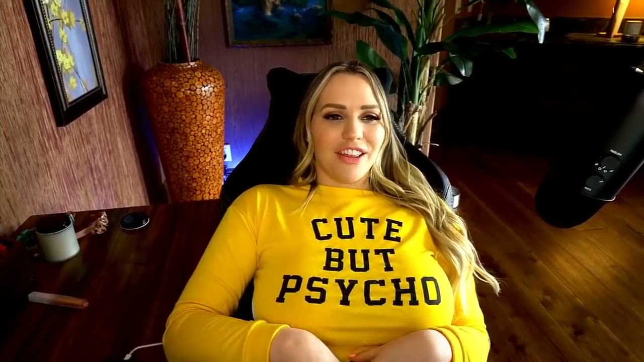 Mia Malkova: My B00bs Look So Natural and I have had best b**bjob ever ...