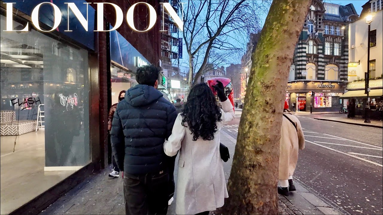 First Snowflakes of The Year in London | January 2024 - YouTube