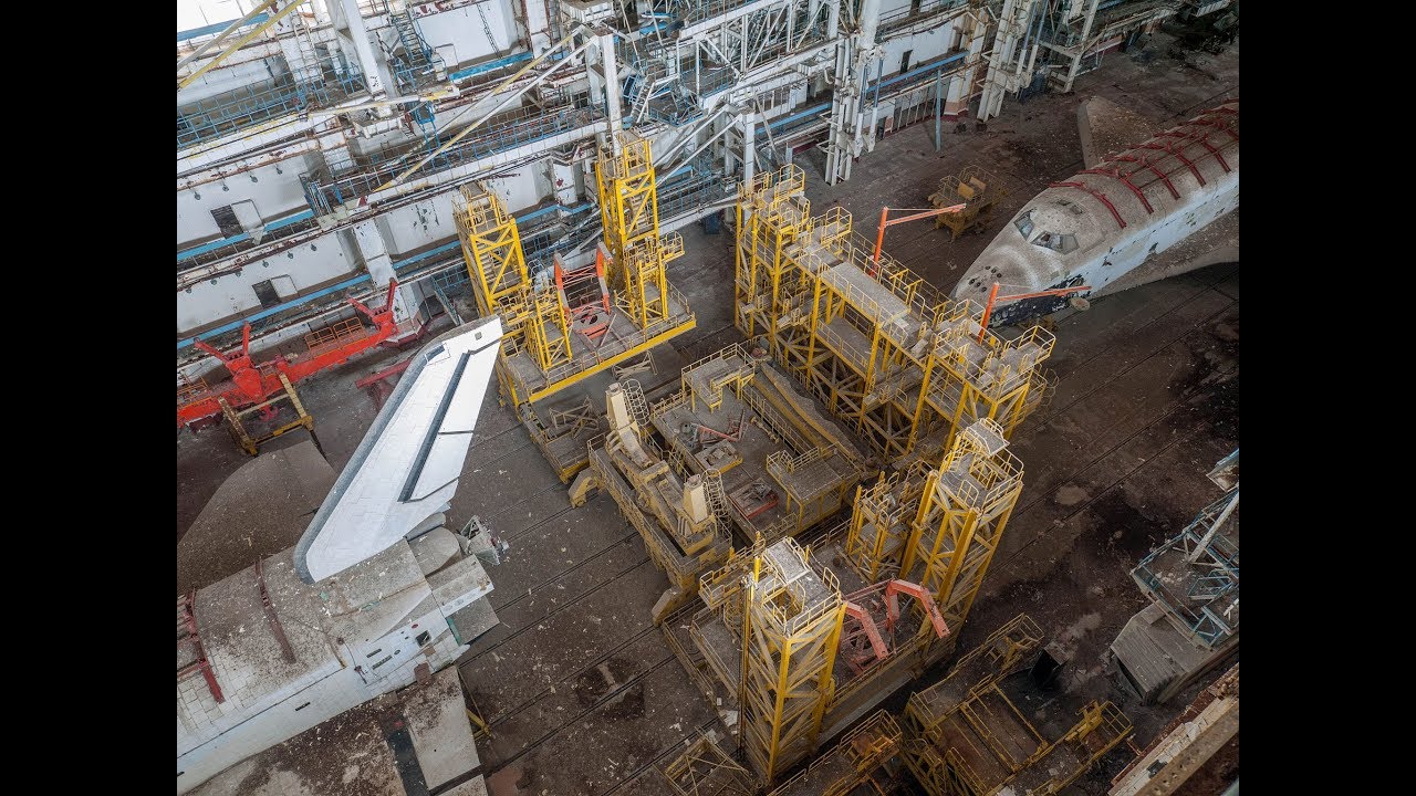 The Secrets of Hangar 18 UFO Warehouse - YouTube