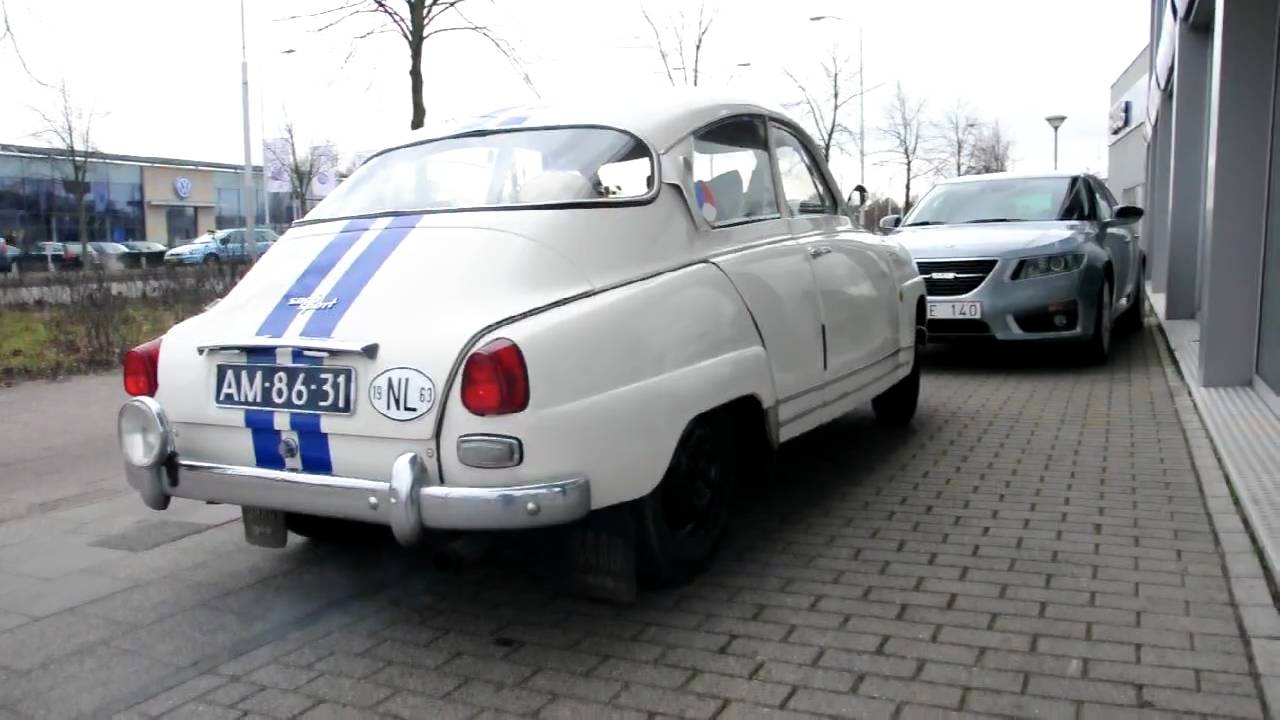 I love the smell of Saab two stroke oil in the morning - YouTube