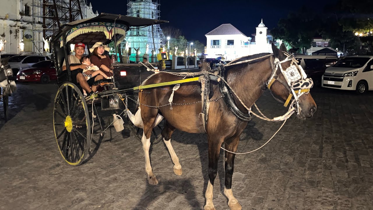 Kalesa Ride at Calle Crisologo, Vigan, Ilocos Sur | GaldzFam - YouTube