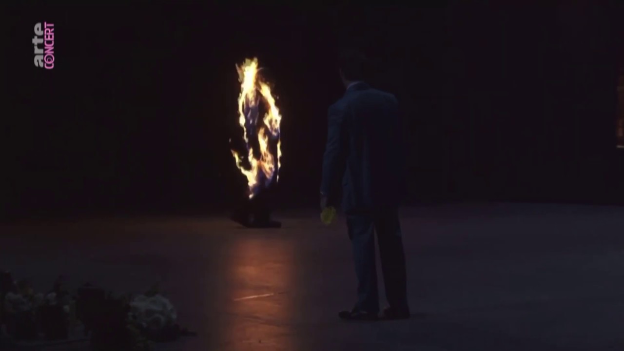 Les Troyens - The Ghost of Hector - Full Body Burn - YouTube