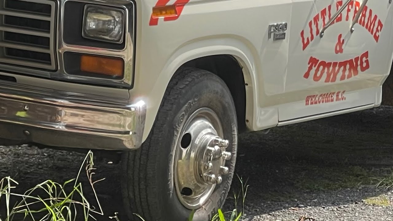 1985 Ford F350 JERR-Dan Rollback. Lighting Mini Moe the Bull Nose Ford ...