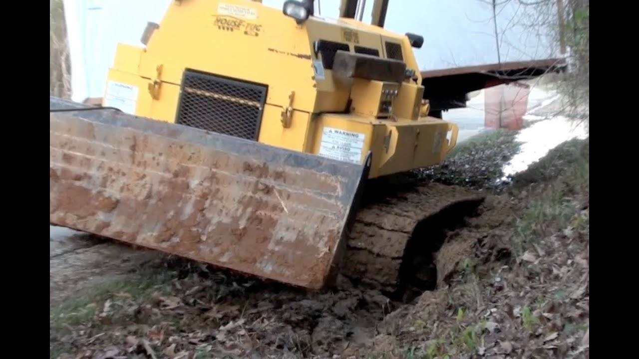 Tracked Vehicle Stuck Moving Mobile Home! - YouTube