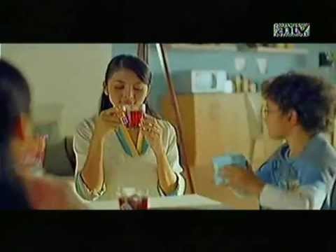 Sariwangi Teh Aslinya Hangatkan Keluarga (iklan)