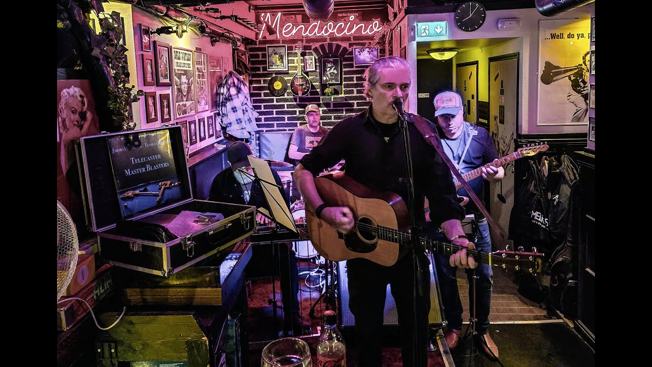 Tokela with Tuomas Metsberg Honky Tonk Band – Sweet Dreams - YouTube