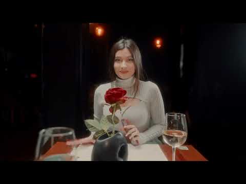 Erika Isac - Tupeista