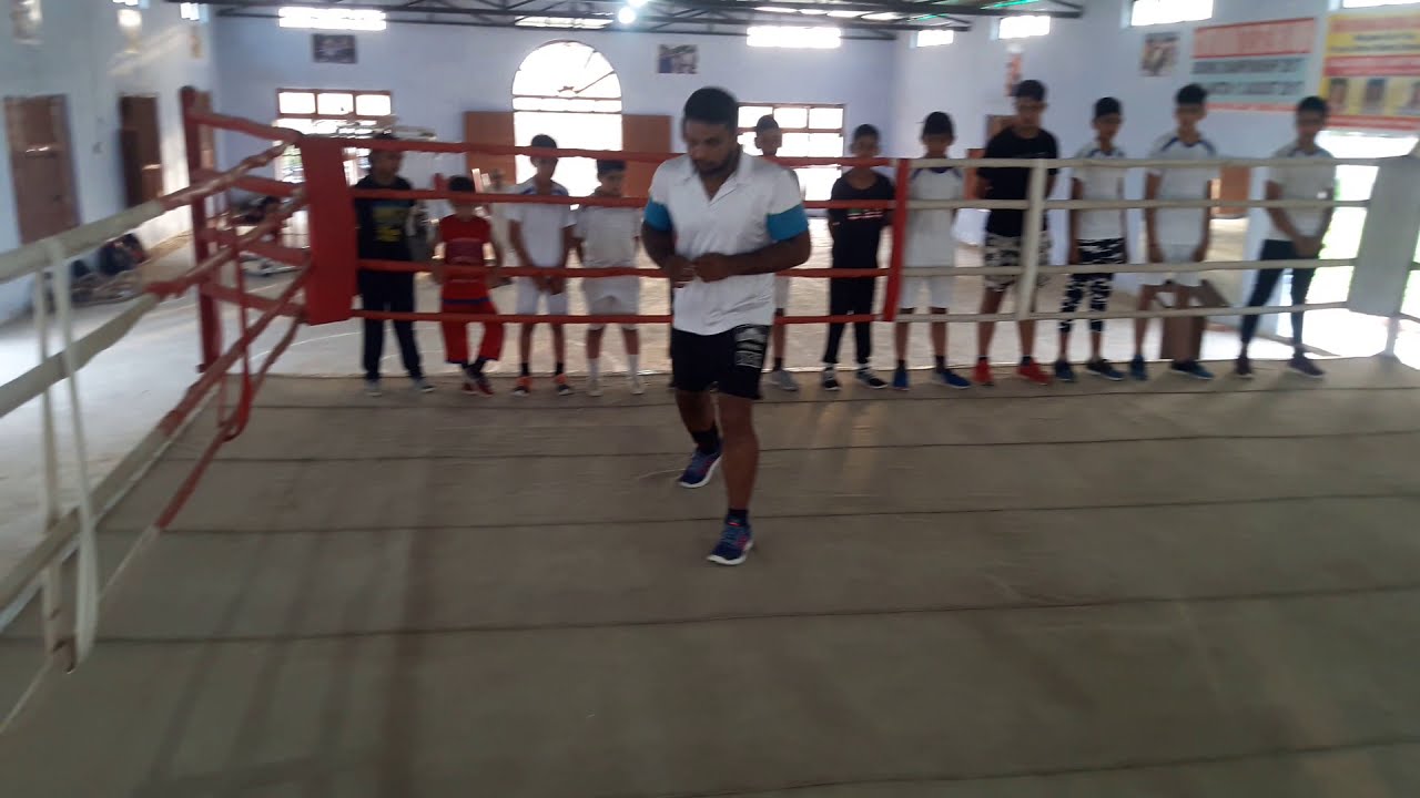 Back paddling foot work includes rope and corner skills. Demonstration ...