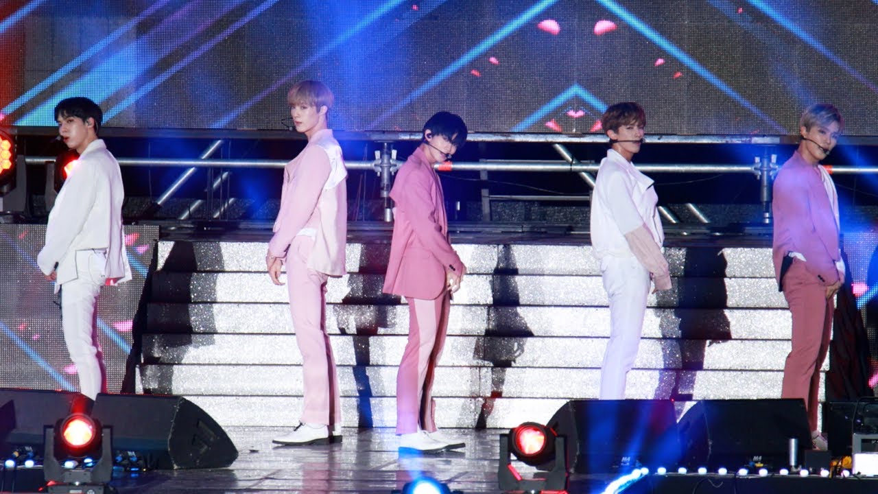 CIX (씨아이엑스)Movie Star 4K 직캠 190825 락뮤직 - YouTube
