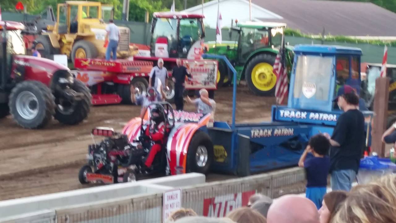 Wildfire mini NTPA Tractor Pulling Ellsworth 2016 Showdown in Curdtown ...