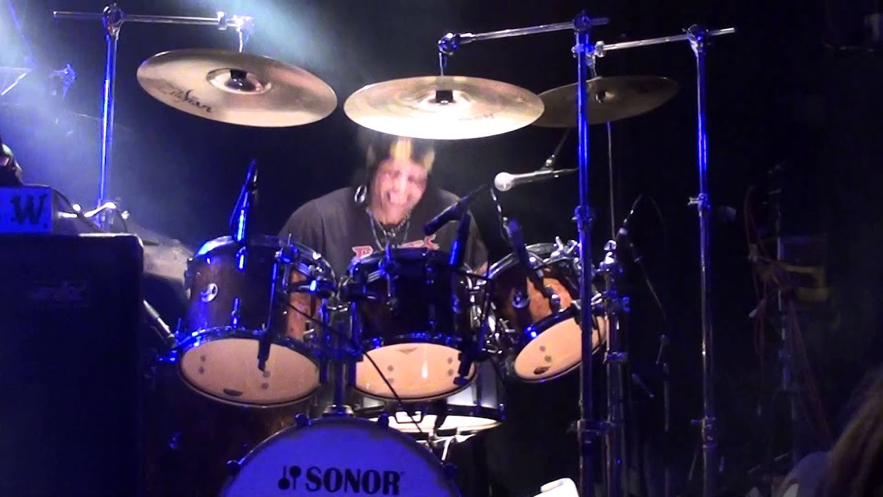 TC Tolliver live // drummer show // 7er Live Club Mannheim - YouTube