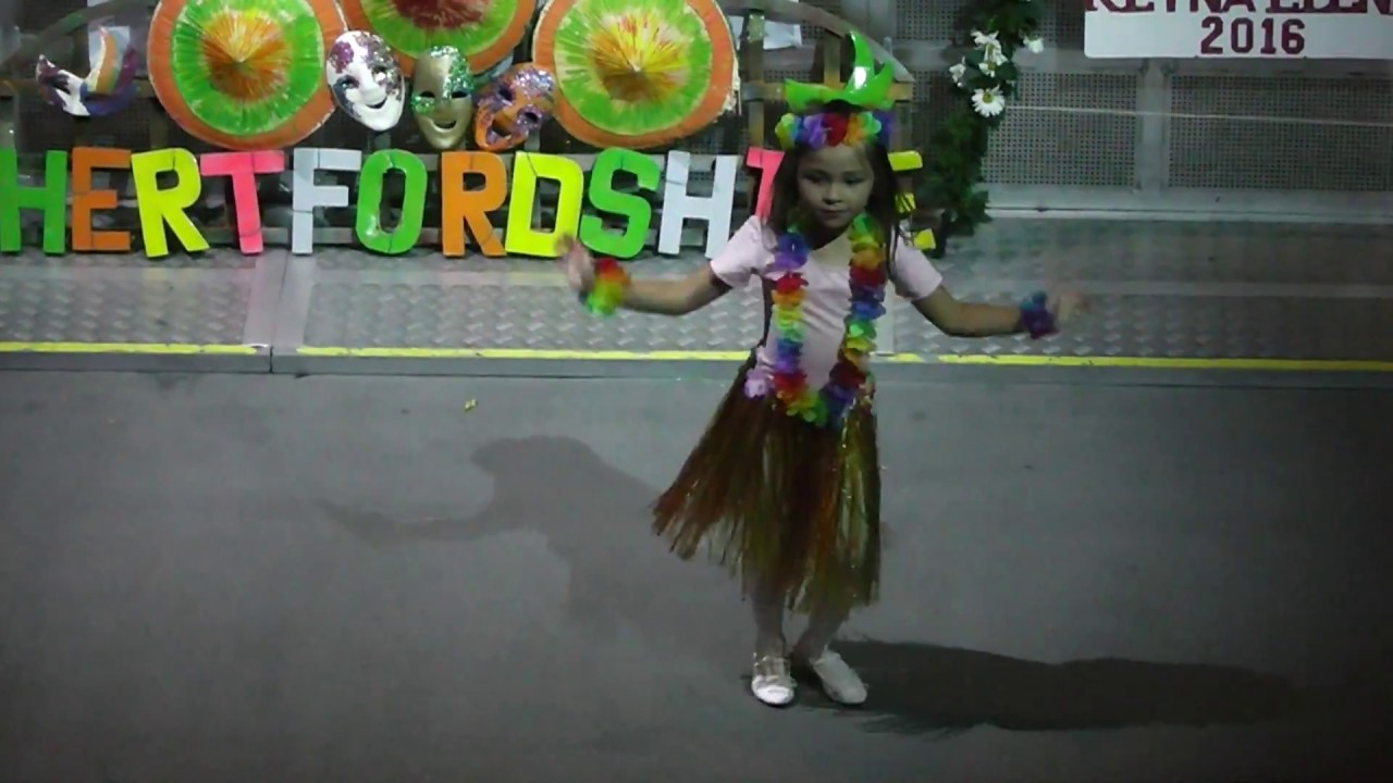 Pearly Shells Hula Dance - YouTube