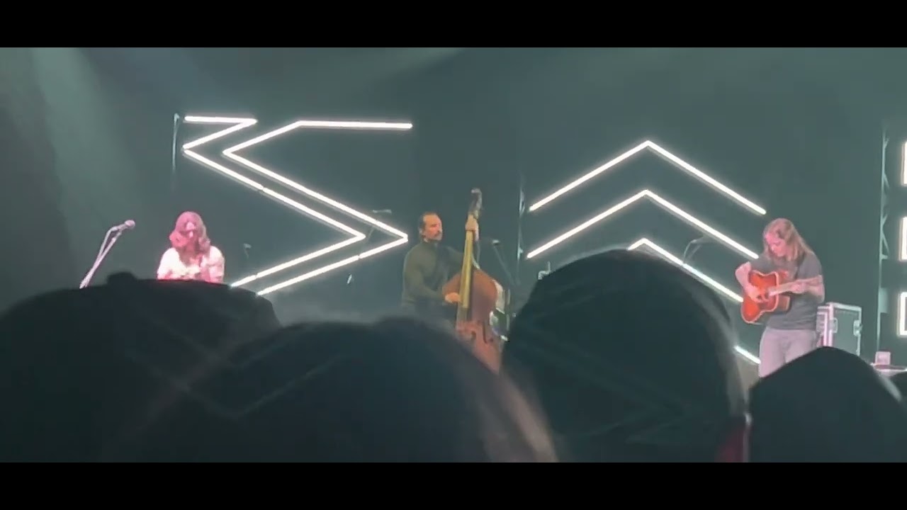 Billy Strings, “Lumpy, Beanpole & Dirt”, 2/3/23, 1st Bank Center ...