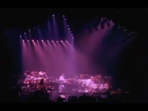 GENESIS - Old Medley (live in Pittsburgh, 07/12/1983) - YouTube