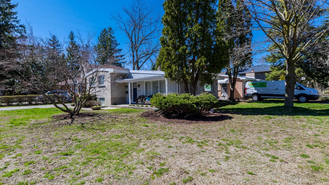 207 Richmond Street Richmond Hill, Mike Donia - YouTube
