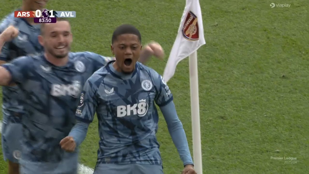 Aston Villa fans celebrate after Leon Bailey goal vs Arsenal (14th ...