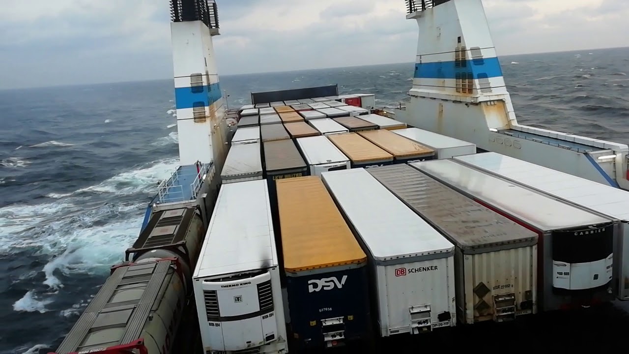 Windy seas november 29 2018 - m/s Finnmaid Helsinki-Travemunde - YouTube