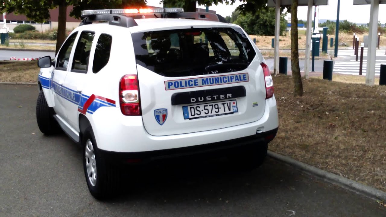 MaxiAvenue.com Dacia Duster Police Municipale - YouTube