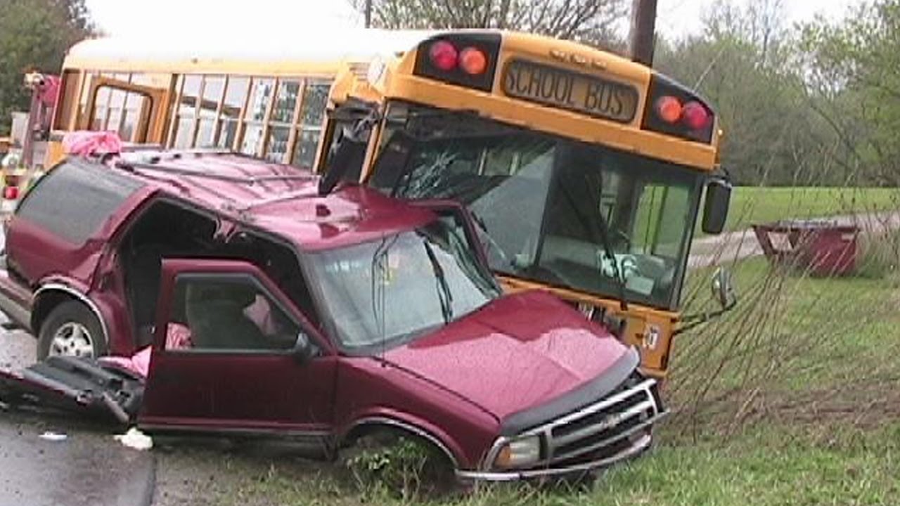 Latest Car Accident of Chevrolet Blazer - Road - Crash - Compilation ...