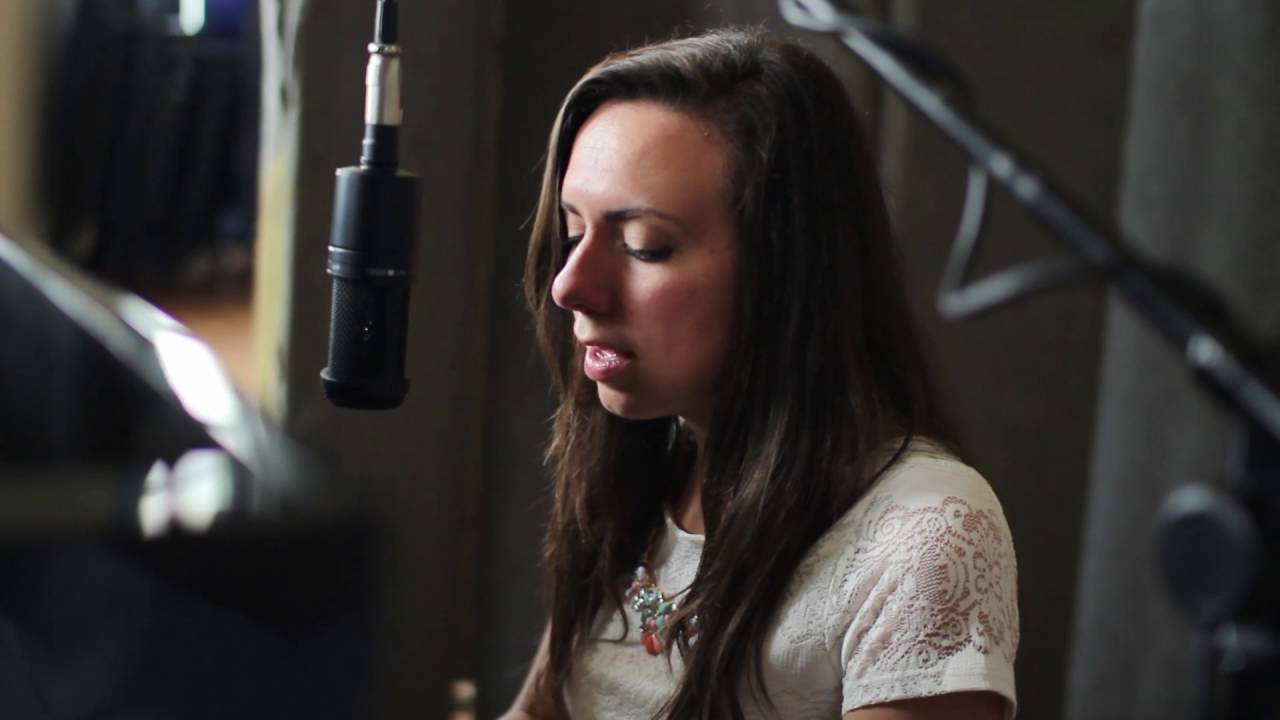 Leah Hillier - Un Changement de Coeur (A Change of Heart) - YouTube