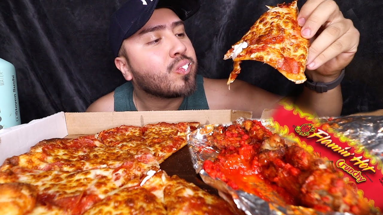 HOT CHEETO HOT WINGS + DOUBLE CHEESY PEPPERONI PIZZA - YouTube
