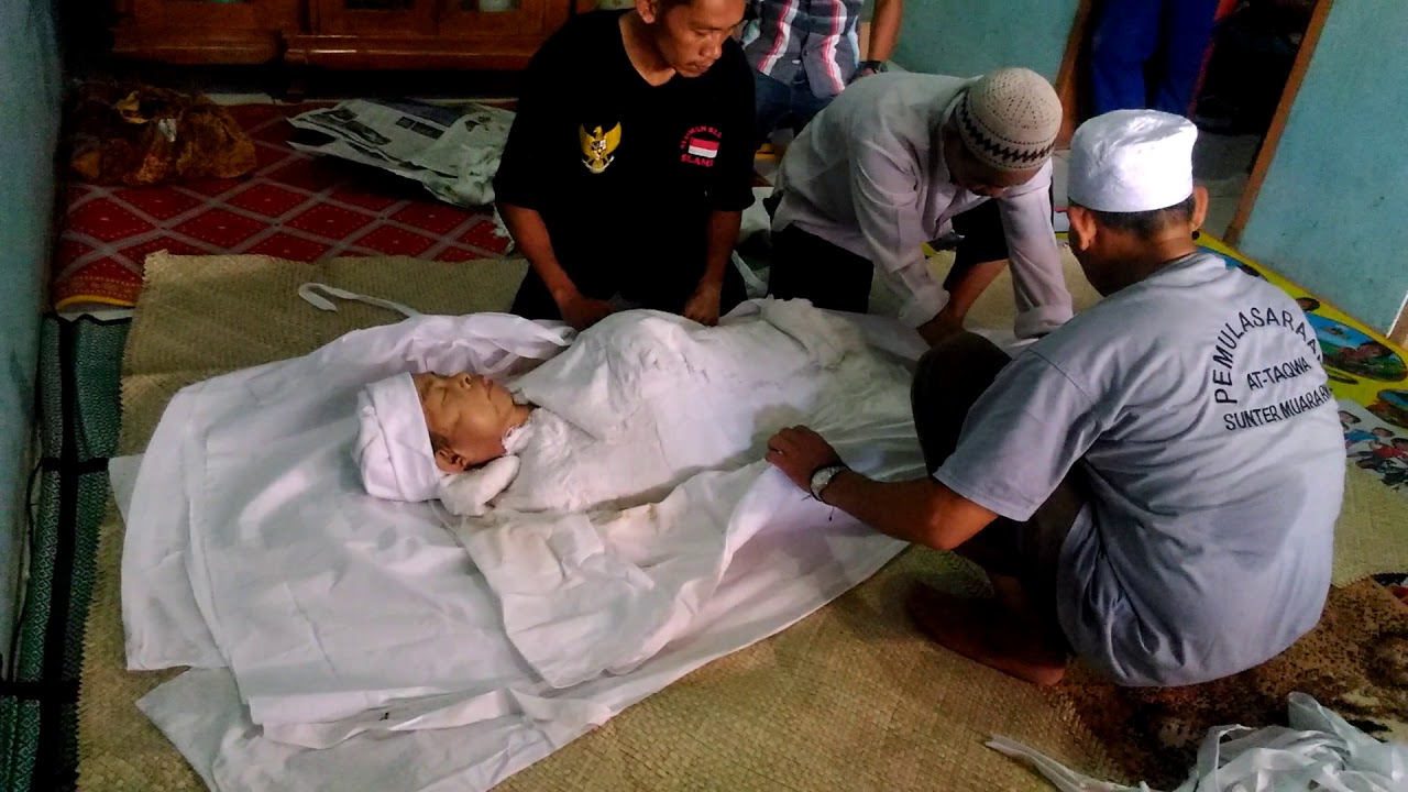 Selesai memandikan jenazah / mayat a manan - YouTube