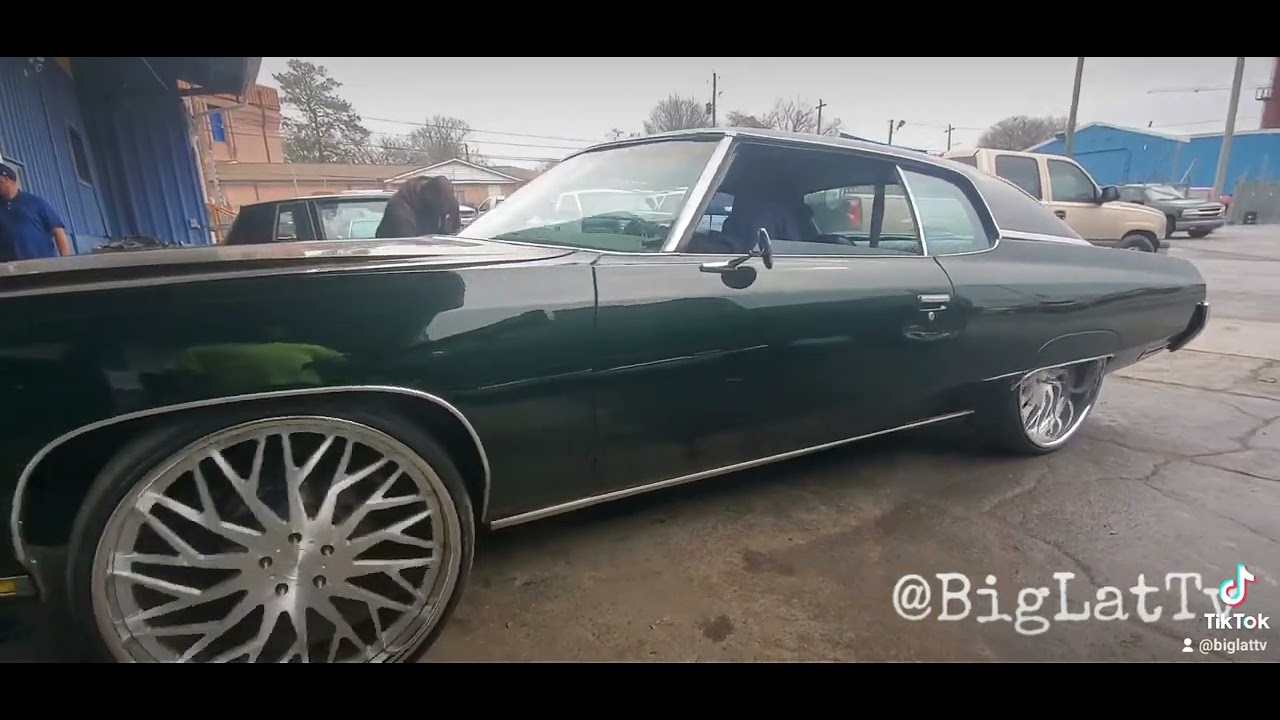Big Block Donk on 26s Dub Wheels @ college park customs - YouTube