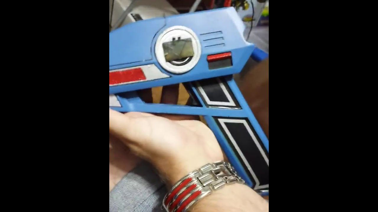 Diverse screen used power rangers/Super sentai props - YouTube