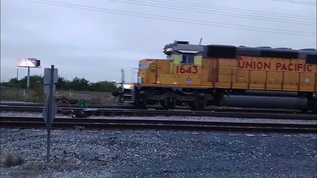 UP 1643 SD40N - YouTube