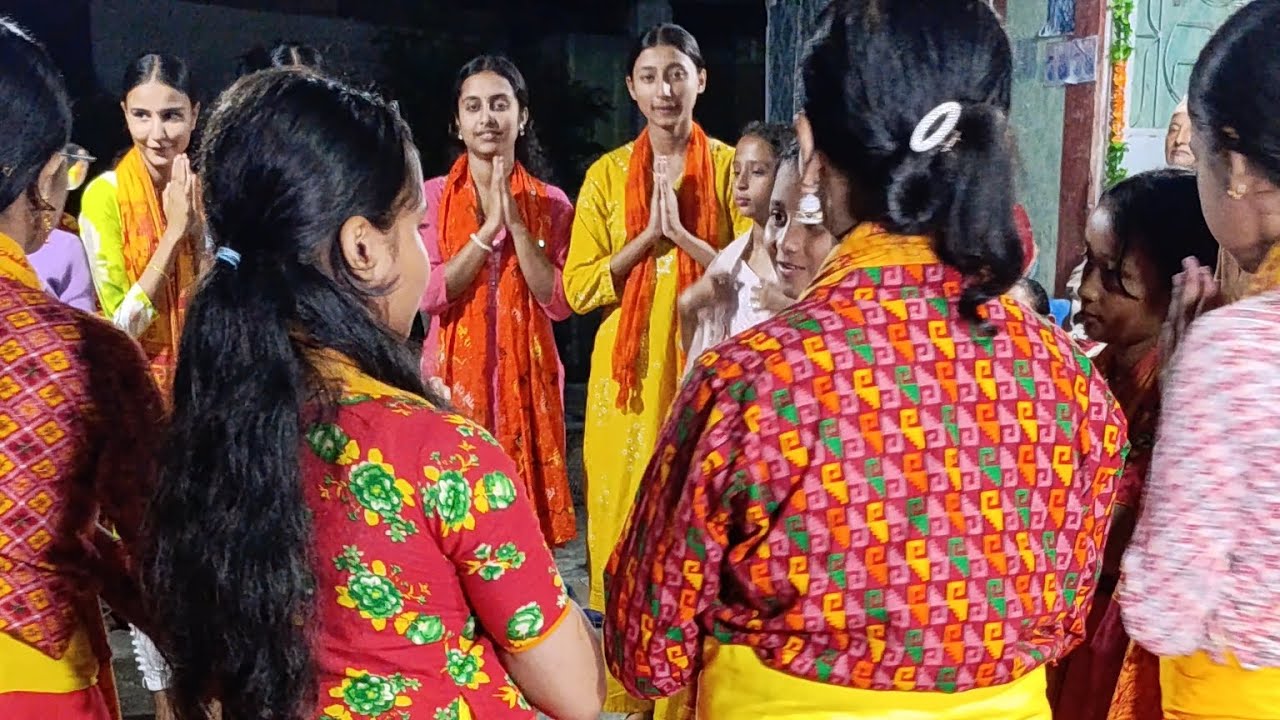 नातिनी र बुहारी पुस्तालाई सङ्गिनी नृत्य सिकाईंदै!(Practising for the ...