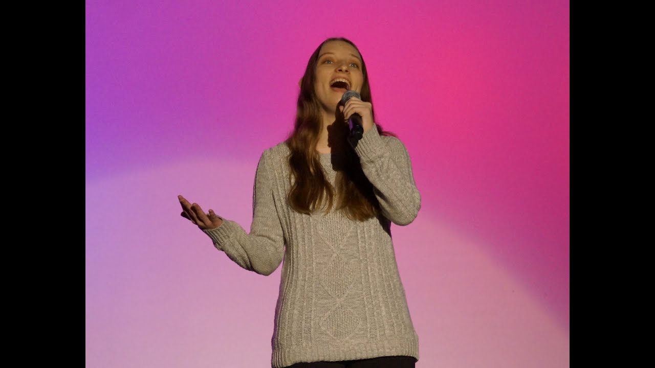 Miranda Minton performs "My Teenage Christmas List" - YouTube