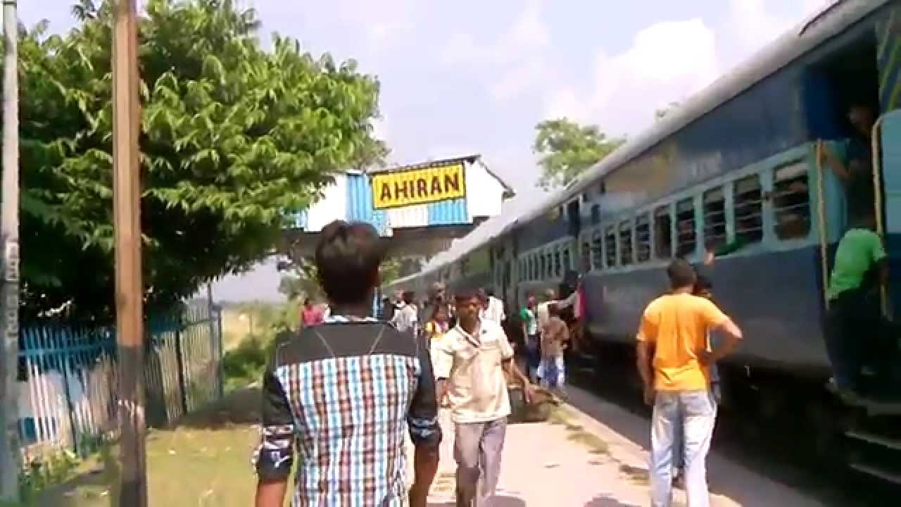 Ahiran halt station . Azimganj Barharwa Passenger . - YouTube