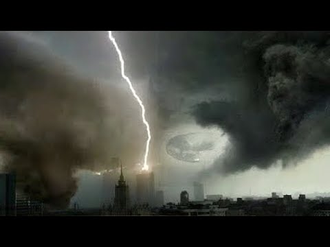 Moscow suffers! Hurricane winds and thunderstorms terrify residents.