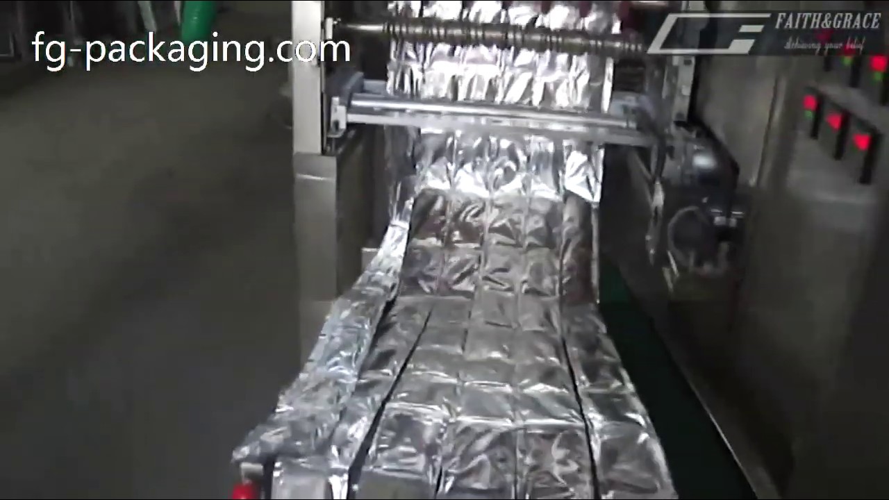 4 sizes sealing multi-lane packaging machine - YouTube