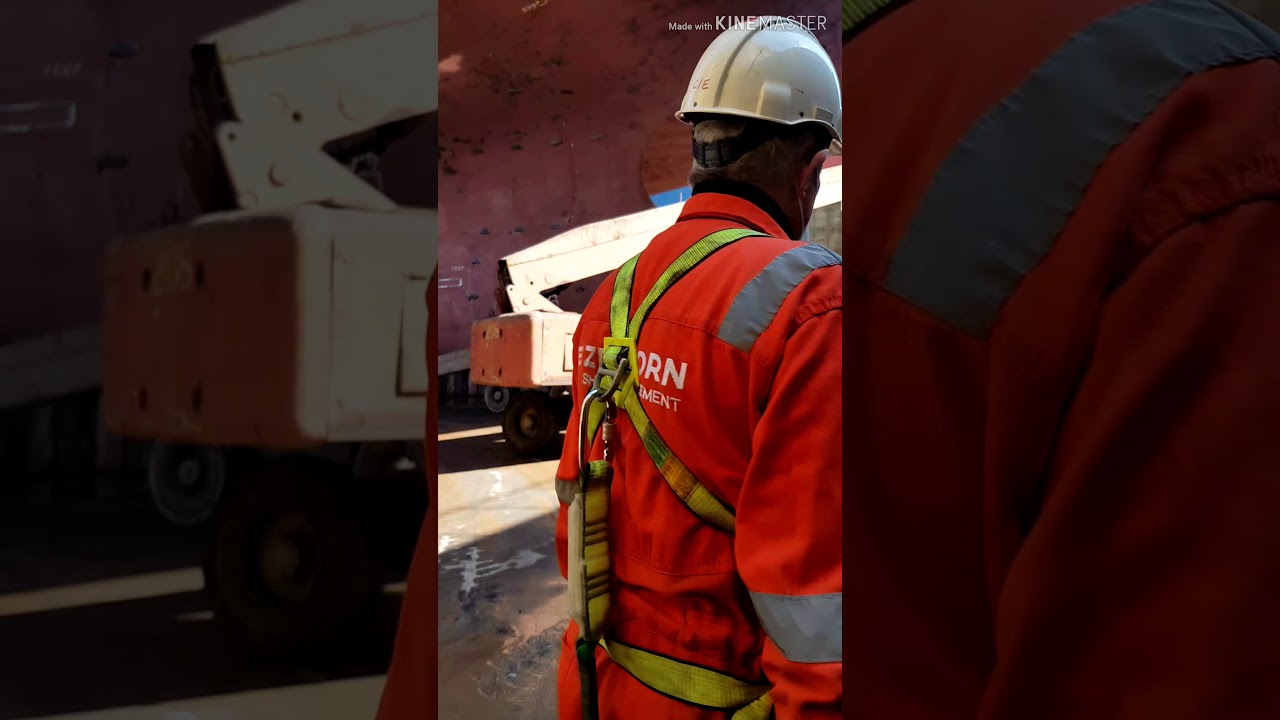 Container Ship drydock part 2 "Checking of the Rudder and Propeller ...