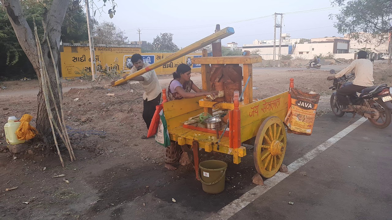 गने का ज्युस । sherdi no ras । શેરડી નો રસ - YouTube