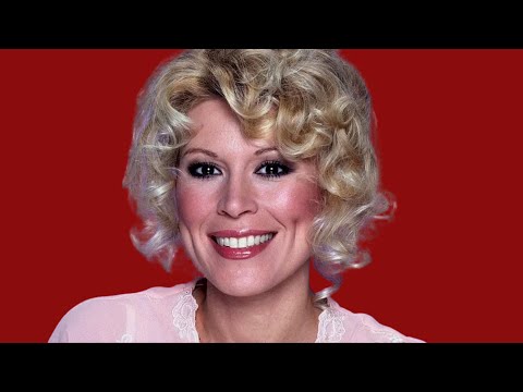 Leslie Easterbrook’s Micro Bikini Photos That Will Make You Drool!