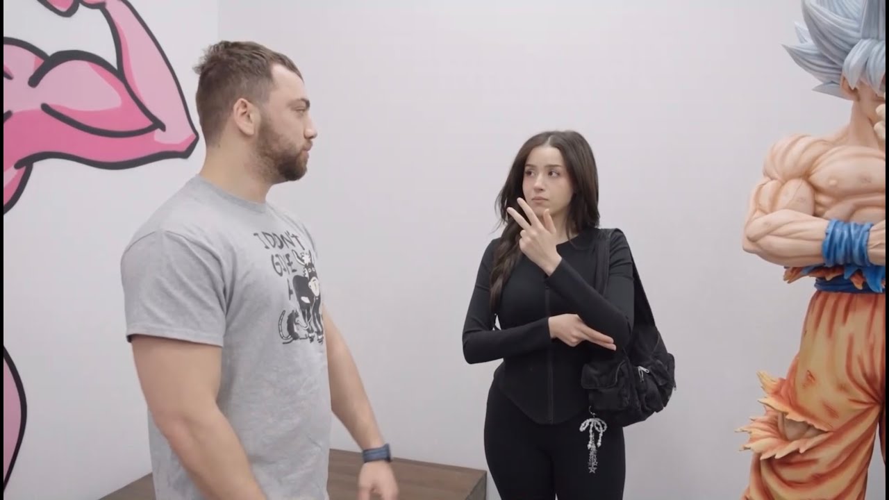 Mizkif- 🏋️👸WORKING OUT WITH POKIMANE 👸🏋️ - YouTube