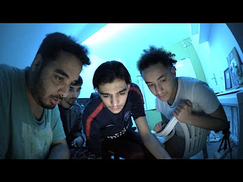 Känäx machen Hausaufgaben (versuchen, weil ADHS zu hart)