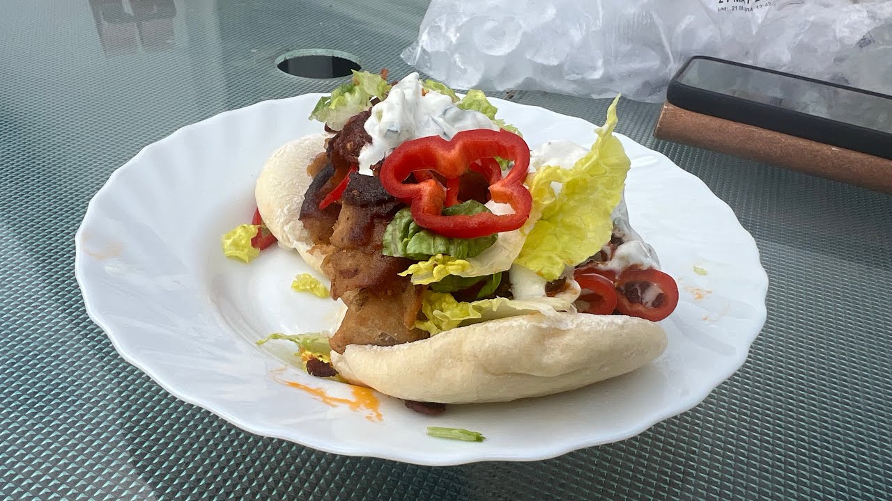 FRÅDER LØRDAG GYROS I EN BAO MED @Acemok - YouTube