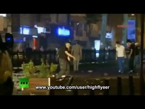 Taksim Gezipark dans ile protesto. Moonwalk dans protest TAKSIM