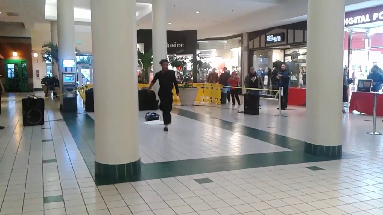 Dimitri Reeves at Eastpoint Mall - YouTube