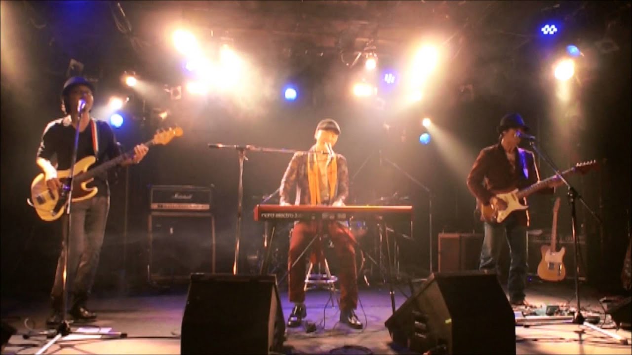 The Bee Bee Jones - あなたなしじゃいられない @ Rock'n Roll Survivor 2016 - YouTube