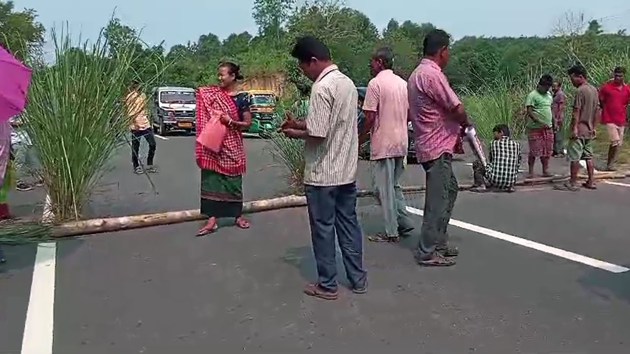 People of Champahour Behalabari Sukhiya village sat on road blockade of ...
