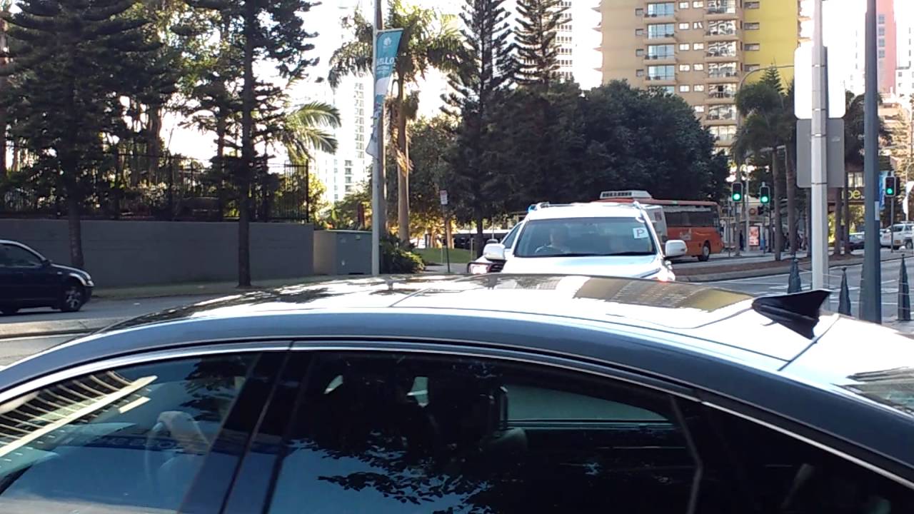 Qld police paddy wagon responding to shops Surfers pardise - YouTube