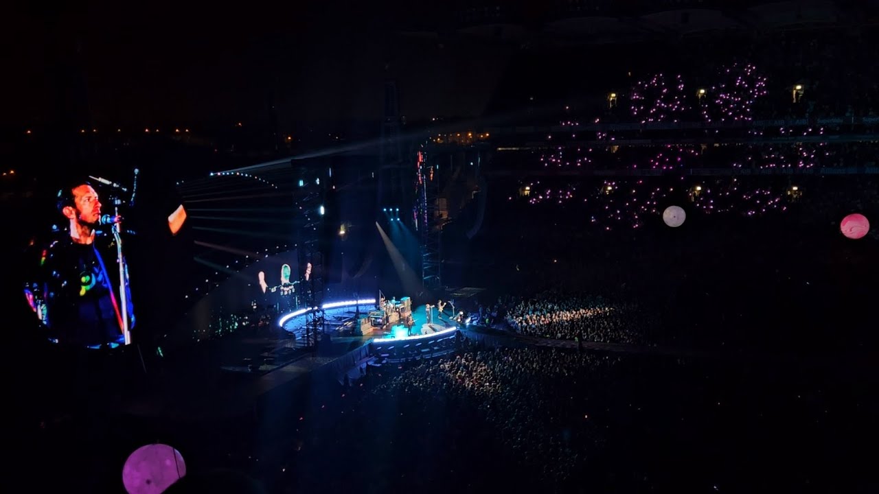 Coldplay Feels like I'm Falling in love Dublin Croke Park 1st September ...
